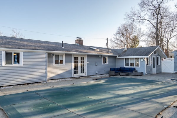 Luxury Boston Ranch Sleeps 8|pet+|private Pool - Sudbury, MA