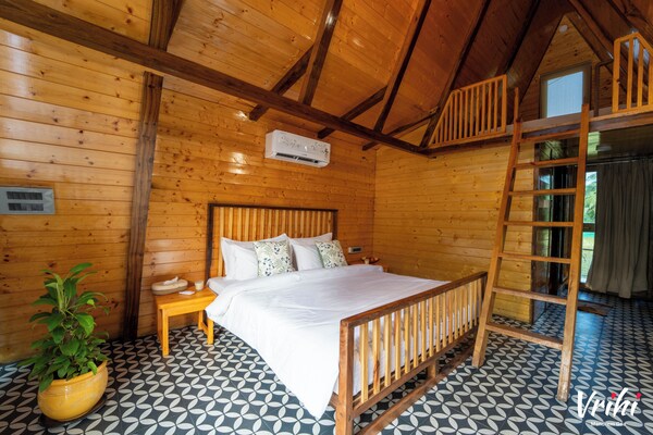 Vrihi A-frame Villa: Aranya Ac 2-bed Wi-fi Mandrem Beach - Goa