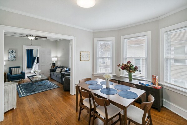 Cozy Family Spot Near Great Lake Lakes Naval Base! - Waukegan, IL