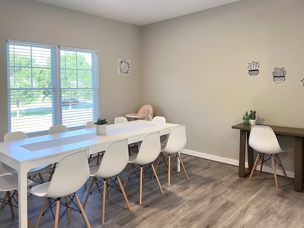 Spacious 7-bedroom House In Brilliant Newport News With Ac, Wifi - 約克鎮