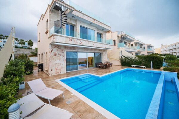 Olymp Luxury Villa D - A Seaside Haven Of Elegance - Paphos