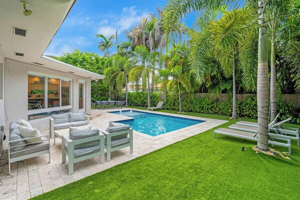 3-bedroom Villa With Private Heated Pool In Charming Gated Island With Ac, Wifi - Miami Beach, FL