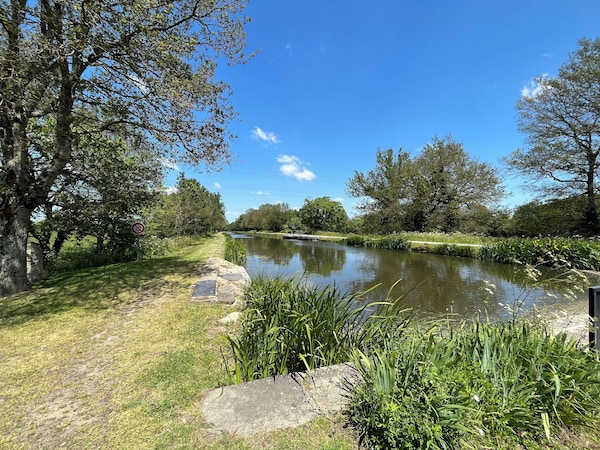 Gîte Ecluse De La Tindière Au Bord Du Canal De Nantes à Brest. Repos Et Calme - Sucé-sur-Erdre