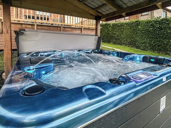 3 Bedroom Accommodation In Falkirk - Falkirk