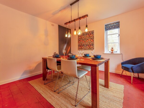 Cottage Retreat - Fireplace & Garden Nr Ironbridge | Pass The Keys - Bridgnorth