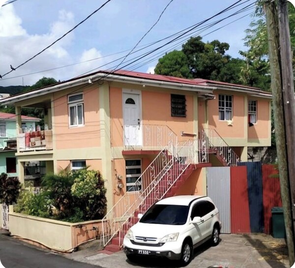 Cozy Oasis-near Ferry, Convenient,affordable - Roseau