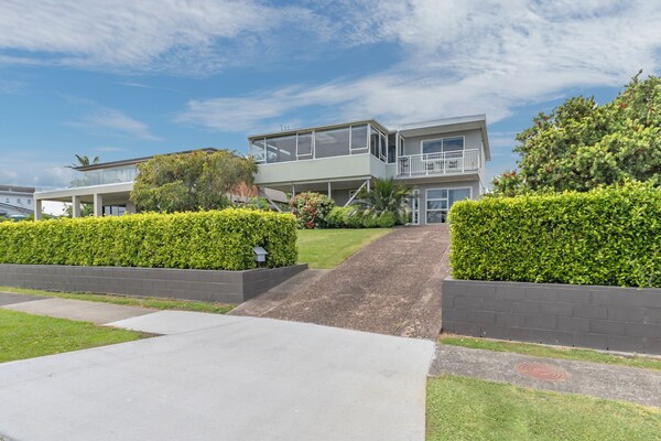 Harbour View - Maraetai Holiday Home - Beachlands