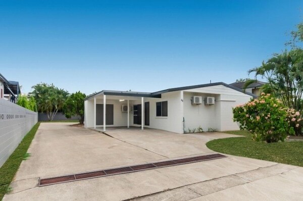 #2 Haven On Hughes 2br Clean Peaceful Close To City - Vincent