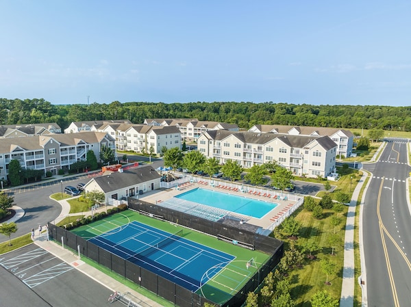 3-bdrm Condo In Rehoboth Beach: Close To Beach & Outlets, Fitness Room, Pool. - Rehoboth Beach, DE