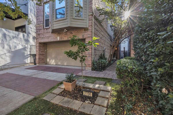 New! Spacious Urban Uptown Retreat - Dallas