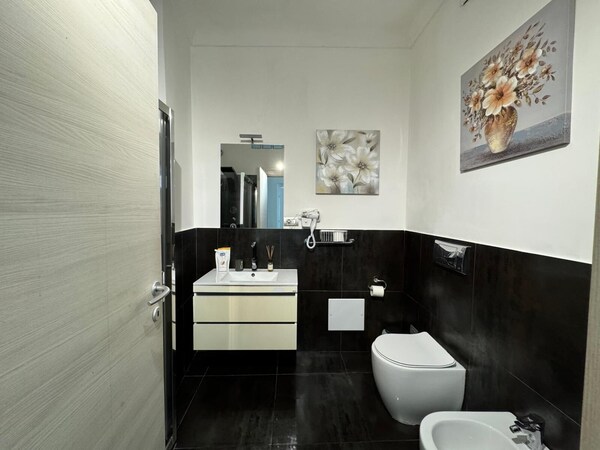 Civic 22 Wide One-room Apartment In The Center Of Sassari. - Sassari, Italia