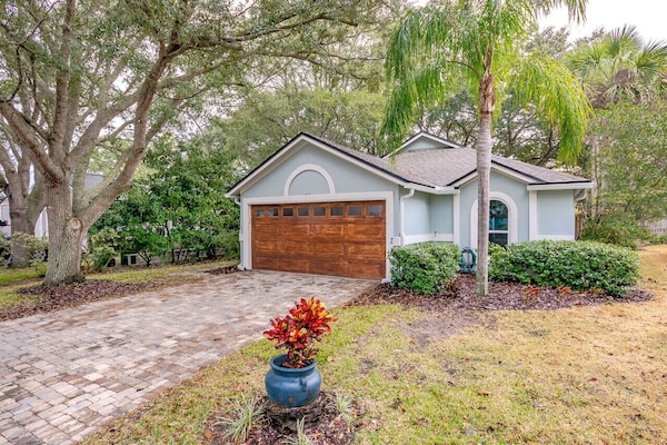 Entire Jax Beach Bungalow 7 Blocks From Ocean - Jacksonville Beach, FL