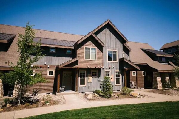 Luxe Townhouse In The Pines - Roslyn, WA