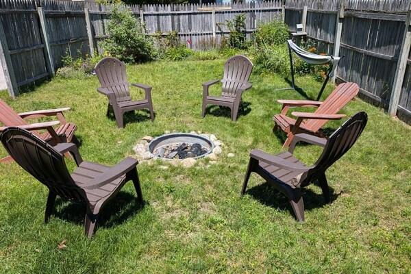 Lavender Cottage 6 Blocks From Downtown Ludington - Ludington, MI