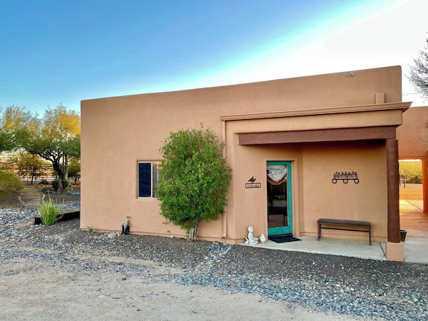 Charming Casita On A Quiet Western Ranch In A Cave Creek Neighborhood. - Cave Creek, AZ