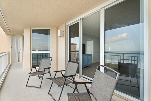 (3 Month Min) Oceanfront Luxury At Hibiscus Breeze, Charming 2/2 Condo On North Hutchinson Island - Fort Pierce, FL
