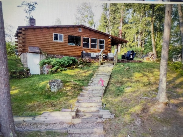 Charming 2-bedroom Cottage Lake Property With Two Piers, Kayaks And Fire Pit! - Pelican Lake, WI