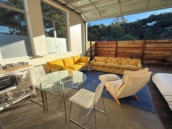 Heart Of Topanga Sunrise Studio - Calabasas, CA