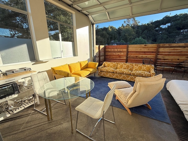 Heart Of Topanga Sunrise Studio - Topanga, CA