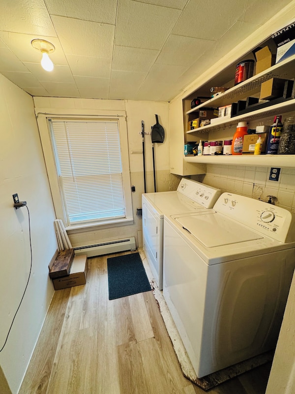 Super Modern 2-bedroom Riverside Home @ Rit - Rochester Institute of Technology, Rochester