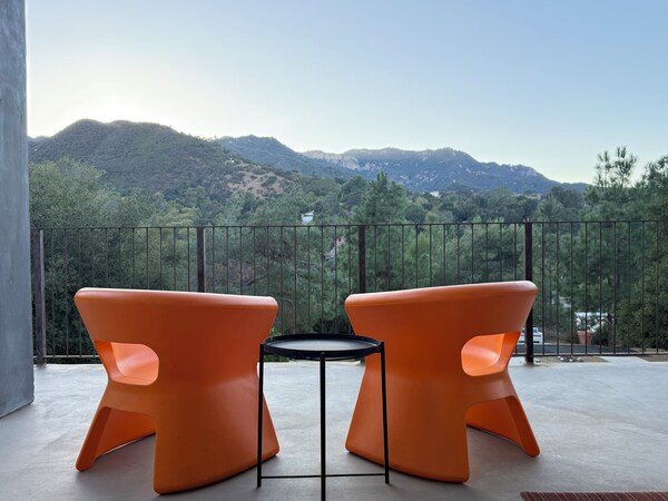 Heart Of Topanga Sunset Suite - Calabasas, CA