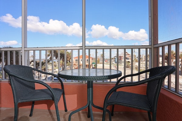 Casa Playa #105 - Sea La Vie - Pet Friendly - Fort Myers Beach, FL