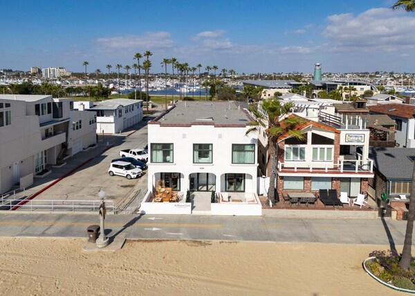 West Oceanfront Oasis 2-3 - Costa Mesa, CA