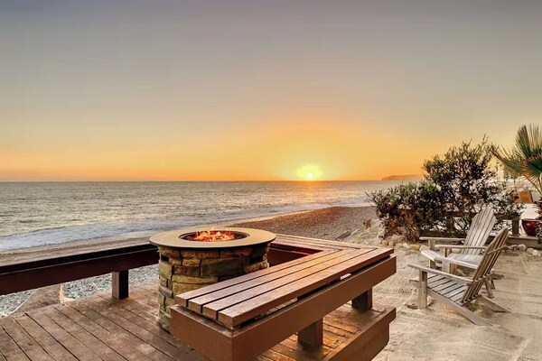 Oceanfront Family Home With Firepit On The Sand - San Clemente, CA