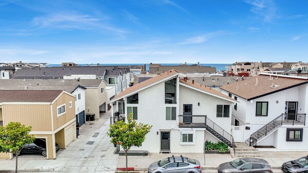 Perfectly Located Beach House - Huntington Beach, CA