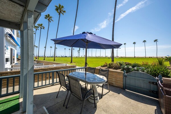 Newport Beach Condo With Patio | Perfect Location On The Boardwalk - Newport Beach, CA