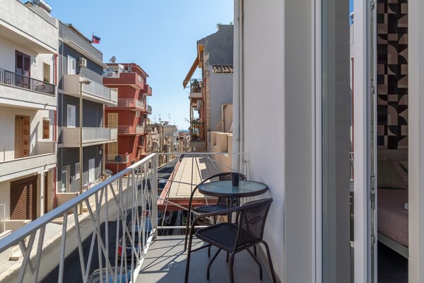 Casa Vacanze "La Dimora Della Luna" Con Vista Mare, Terrazza E Wi-fi - Pozzallo