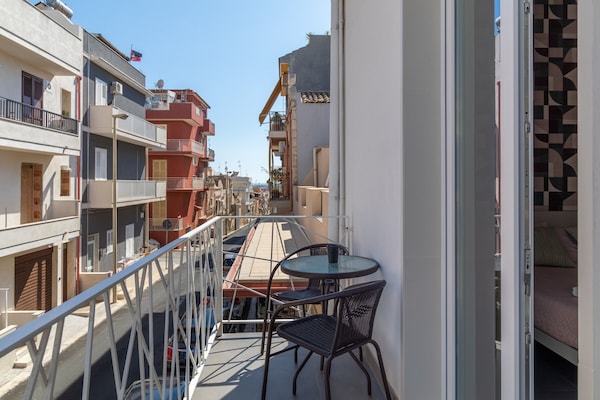 Casa Vacanze "La Dimora Della Luna" Con Vista Mare, Terrazza E Wi-fi - Pozzallo