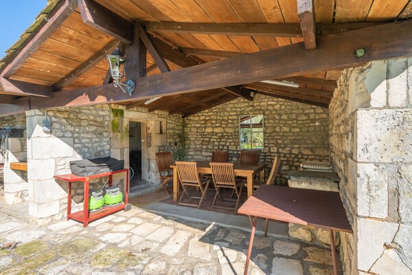 'Gîte Le Chai' With Shared Pool, Wi-fi And Air Conditioning - Charente-Maritime