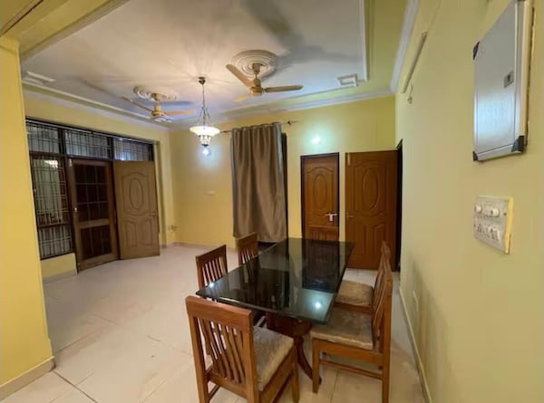3-bedroom Apartment In Heart Of Lucknow With Ac, Wifi. Enjoy Your Stay - Lucknow