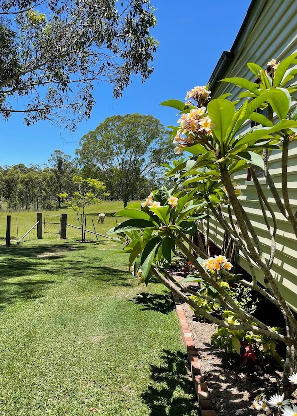 Belvoir Cottages \Nself Contained Cottages In A Lovely Quiet Countryside Setting. - Ulmarra