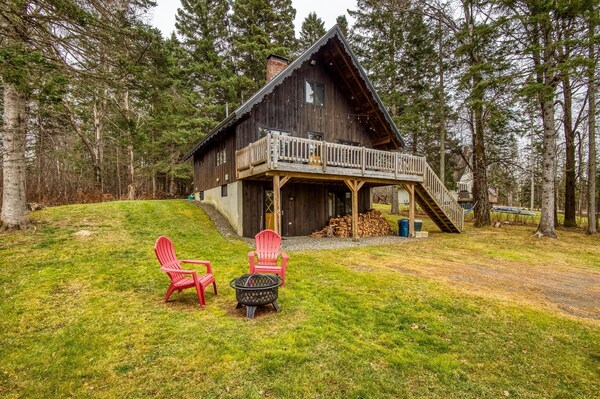Tumblehome Cabin | Chalet Just A Mile From Downtown Rangeley And 6 Miles To Saddleback - Rangeley, ME