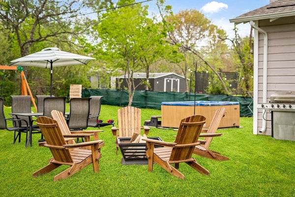 Boho Cottage. Hot Tub. Family Friendly. Walk To At&t Stadium! - Arlington, TX