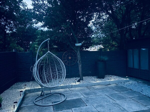 Modern Lancashire Stay With Private Hot-tub - Ormskirk