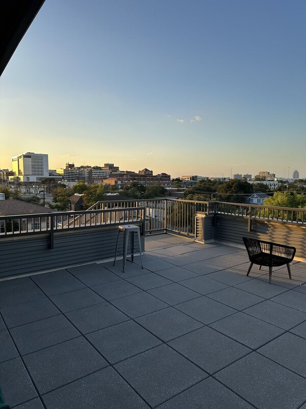 Chic 1-bedroom With Ac And Wifi In Marvelous Fort Worth , Tex Close To Downtown - Ryan Place - Fort Worth