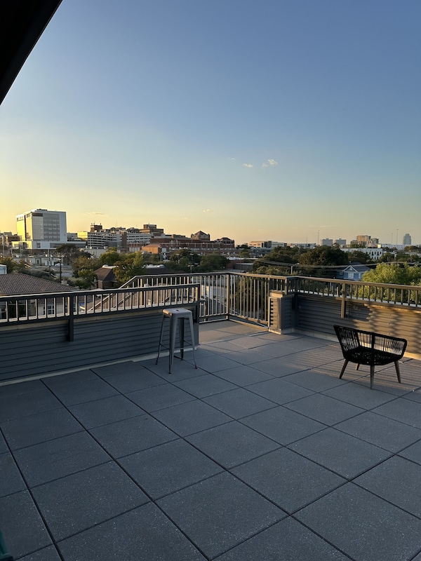 Chic 1-bedroom With Ac And Wifi In Marvelous Fort Worth , Tex Close To Downtown - Ryan Place - Fort Worth