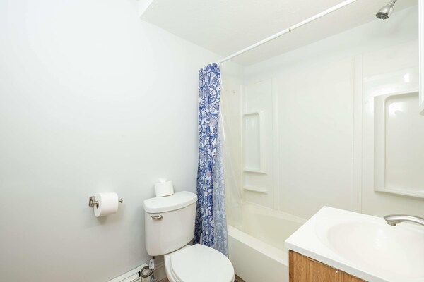 Economy 2 Bed W/ Free Parking - Chinatown - Boston