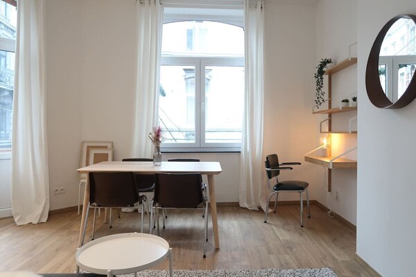 Beautiful Apartment In Liège Center - 1st Floor - Sint-Niklaas