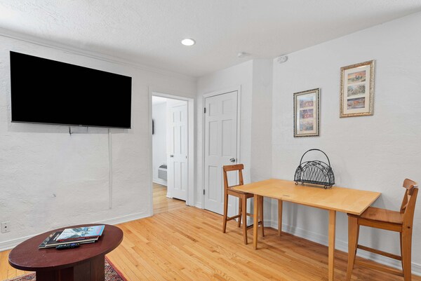 Charming Apt-grandview Ave-pittsburgh Iconic Views - Pittsburgh, PA