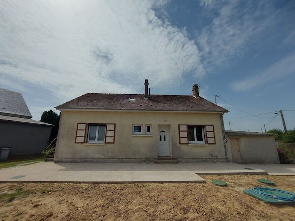 Maison Familiale Au Calme Avec Jardin Et Barbecue - Bonneval