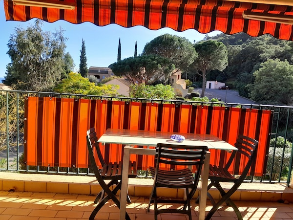 Cute Little Apartment In Cavalaire-sur-mer With Sea View. - La Croix-Valmer