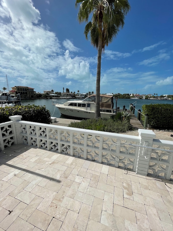 Double Cabin Luxury Power Motor Yacht In Key West - Key West, FL
