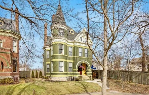 Stay In A Historic Charm In The Heart Of Lexington - Lexington, KY