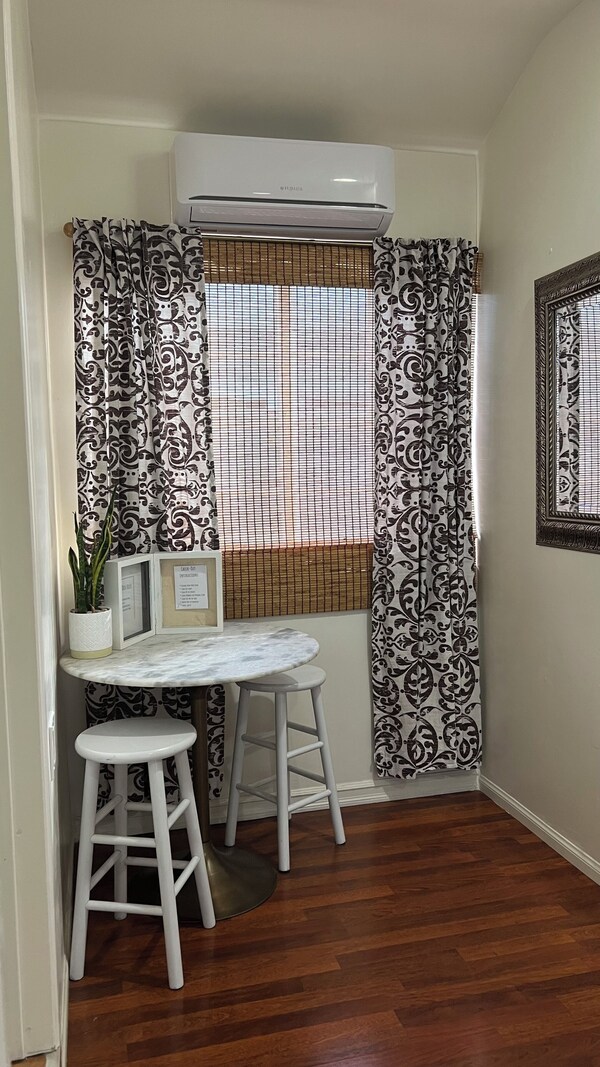 Cozy Guesthouse  Near   Lax Airport  And The  Beautiful Beaches - Manhattan Beach, CA