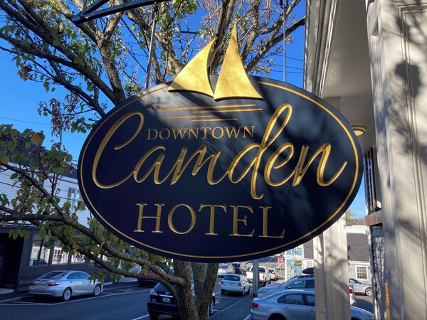 Downtown Camden Hotel - Fly Bridge - Camden, ME