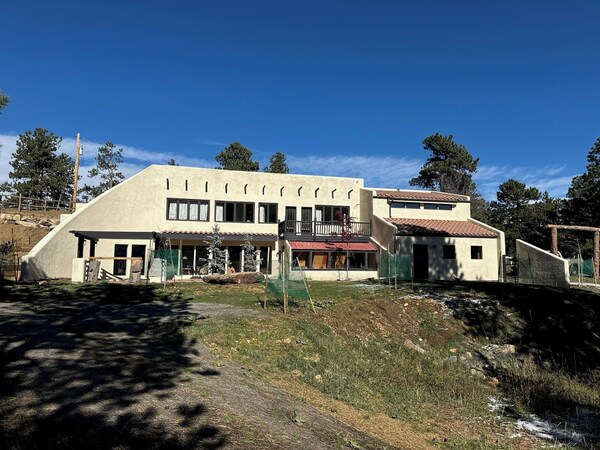 15 Acre Private 5 Bedroom Retreat - Evergreen, CO